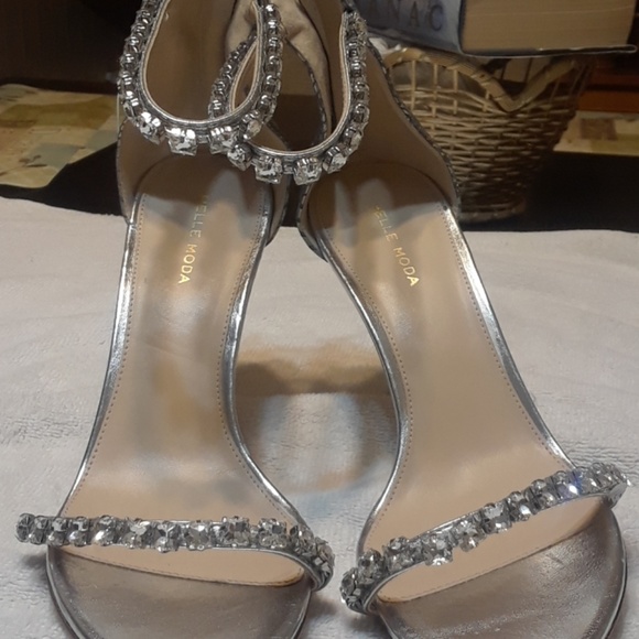 Pelle Moda | Shoes | Ladies Pelle Moda Shoes | Poshmark